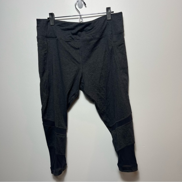 Avia | Pants & Jumpsuits | Avia Gray Capri Leggings Xxl Athletic ...